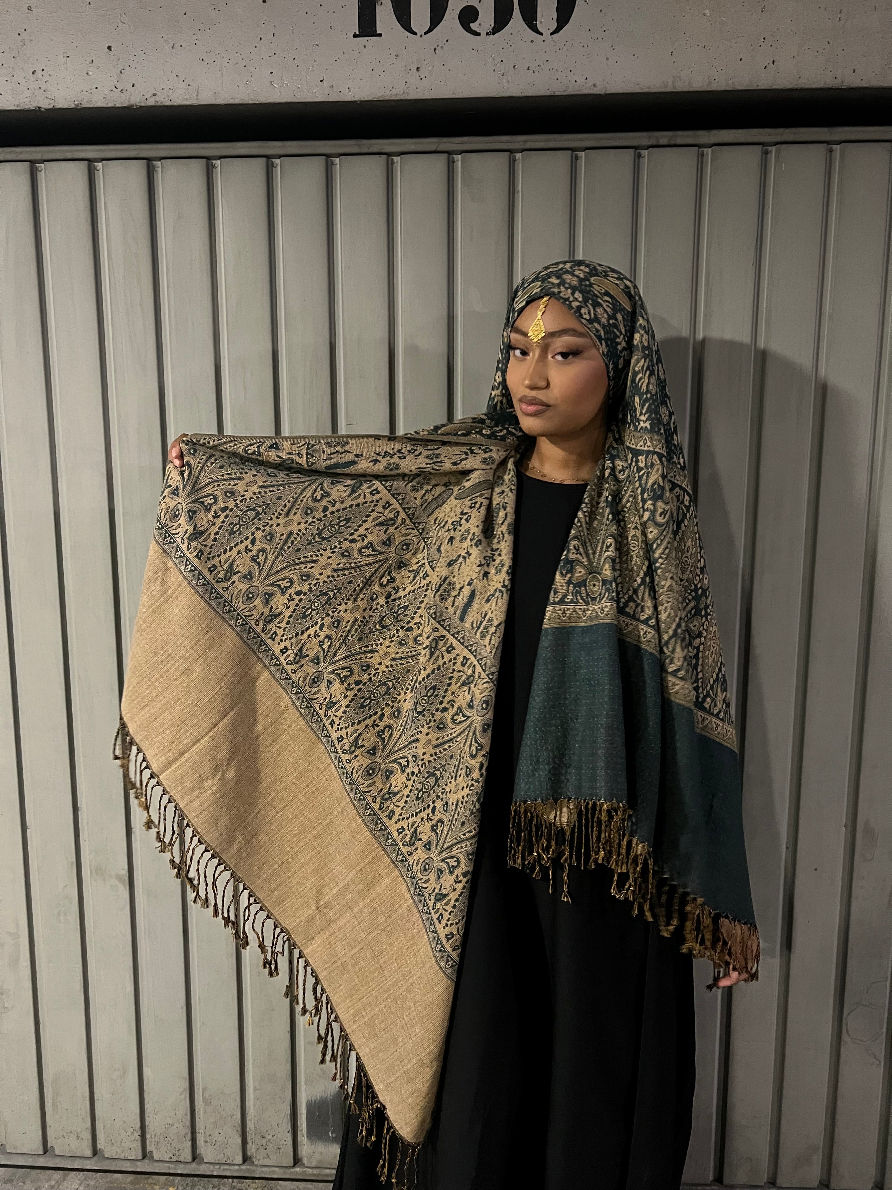 Gold pashmina store